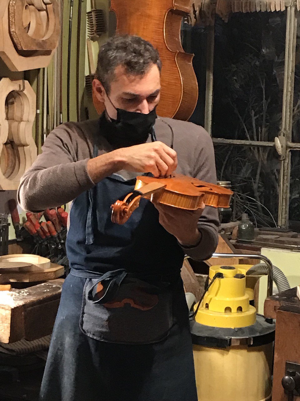Singular Tales from Uncommon Journeys: Cremona